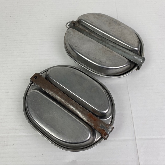 Dining | Vintage Us Army Mess Kits Wwii Era Leyse 1944 Agm Co 1945 ...